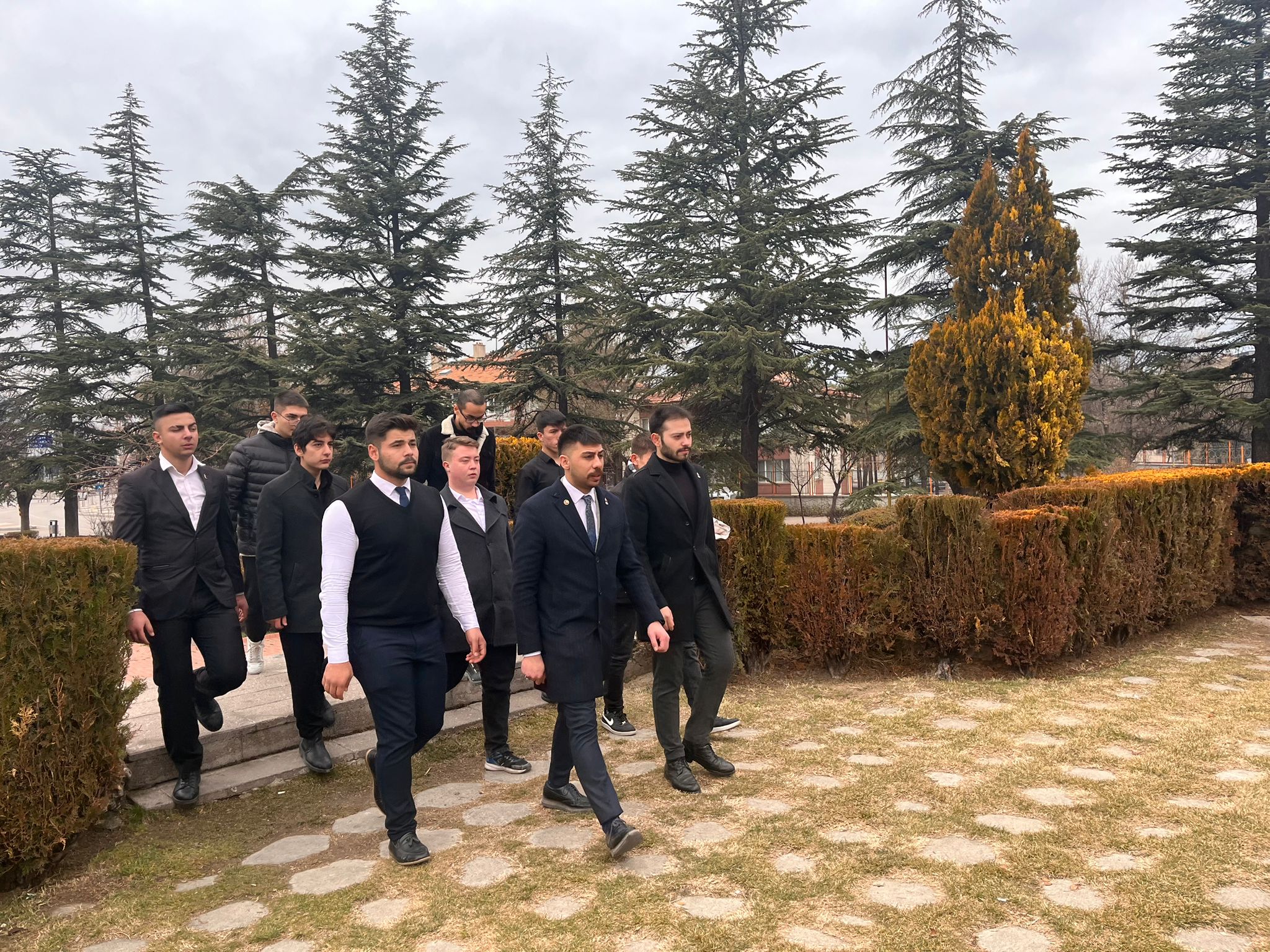 ZAFER PARTİSİ GENÇLİK KOLLARI İL BAŞKANI HASAN HÜSEYİN EBİŞ'DEN SERT ... ZAFER PARTİSİ GENÇLİK KOLLARI İL BAŞKANI HASAN HÜSEYİN EBİŞ'DEN SERT ...