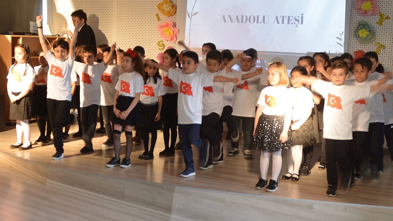 ASKER SELAMI VERDİLER - EĞİTİM - Afyon Türkeli Gazetesi Afyon Haberleri